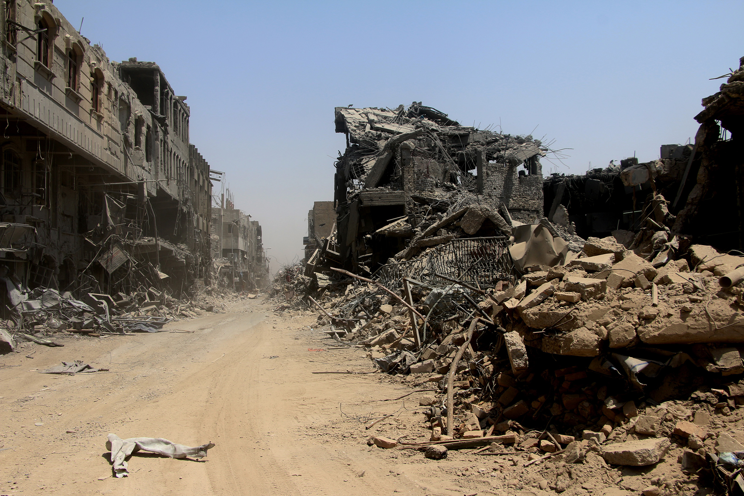 The other war: living with corpses and stray dogs in the city of Mosul ...